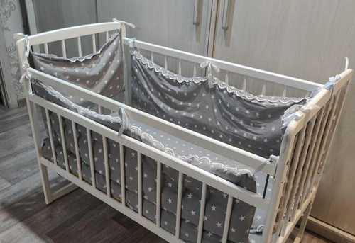 Кроватка детская с бортами