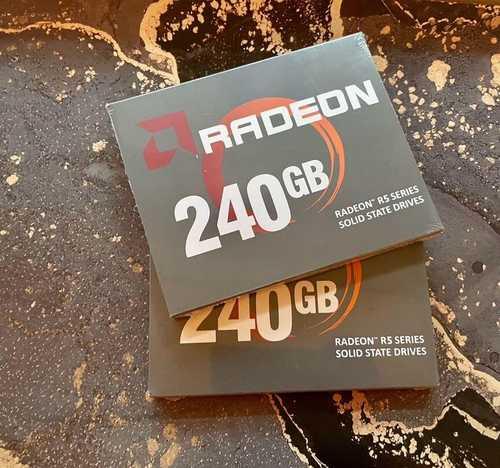 SSD 2.5 AMD Radeon R5 240 gb