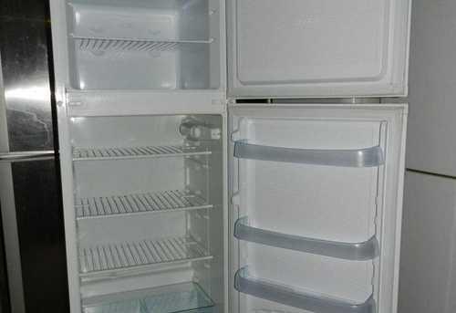 Молодой холодильник Nord с гарантией доставка