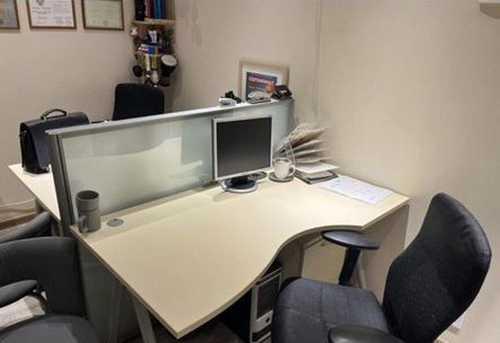 Столы для кабинета офиса с перегородками