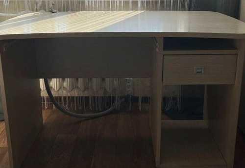 Письменный стол с ящиком