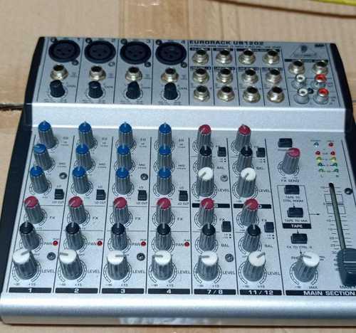 Микшерный пульт behringer eurorack ub1202fx