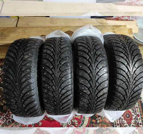 Sava Eskimo Stud 205/65 R15 94T