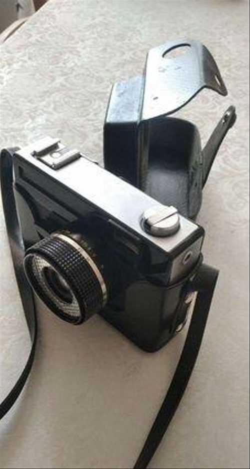 Старый пленочный фотоаппарат "Вилия"