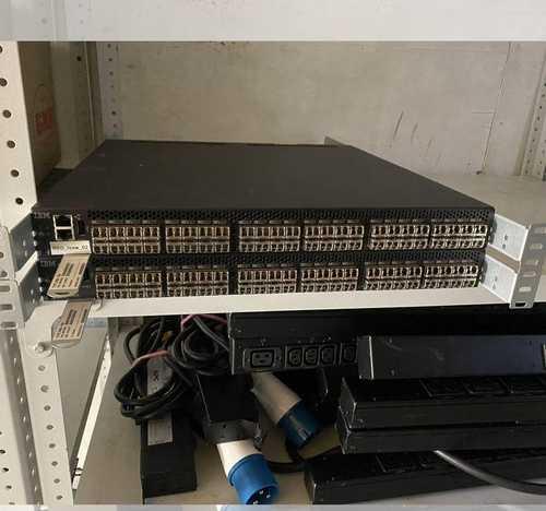 Коммутатор IBM 2498-F48 SAN48B-5 48 портов