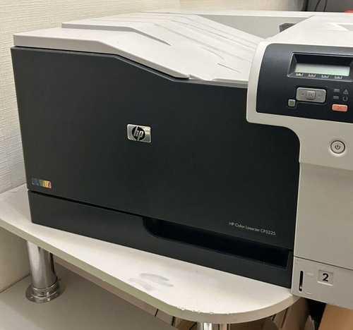 Принтер HP Color LaserJet CP5225