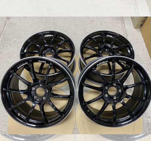Yokohama advan Racing rzii RZ2 19'' 8.5J  45 5*112