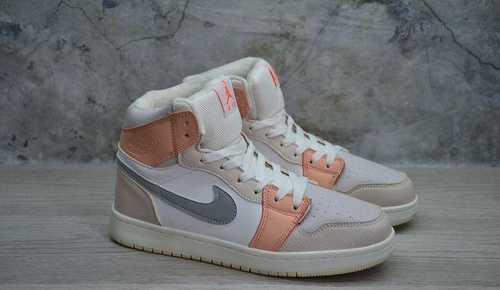 Кроссовки Nike air jordan 1 Зимние