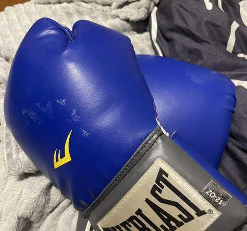 Боксерские перчатки 12 oz everlast