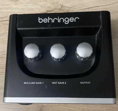 Звуковая карта behringer u phoria um2