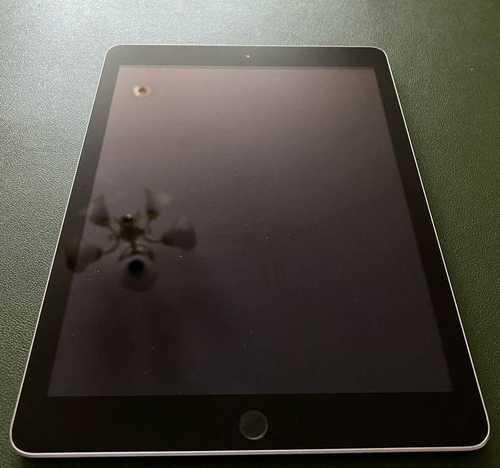 Apple iPad 5 2017 32gb wifi  чехол