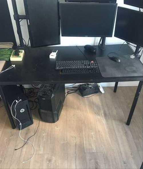 Стол с вырезом для клавиатуры