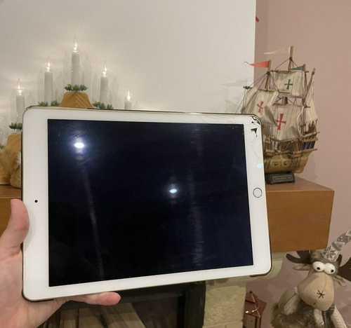 Apple iPad air 2 (128 гб)