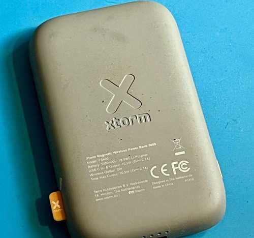 Xtorm Magnetic Wireless Power Bank 3000