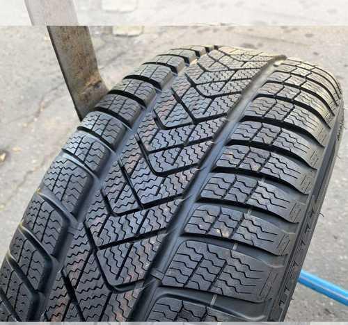 Pirelli Winter Sottozero 3 225/40 R19 89H