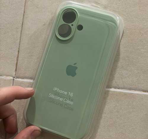 Чехол на iPhone 16