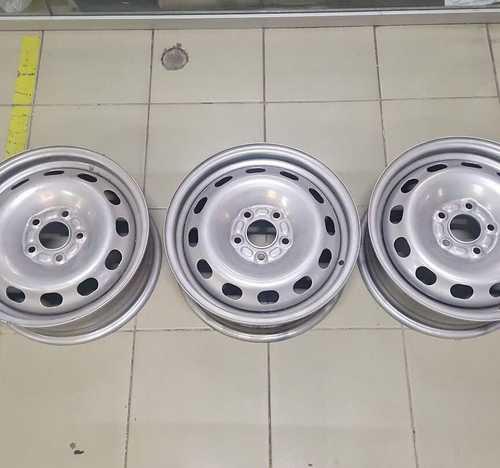 Колесный диск 6xR15 5x108 ET52.5 D63.3 за 3шт