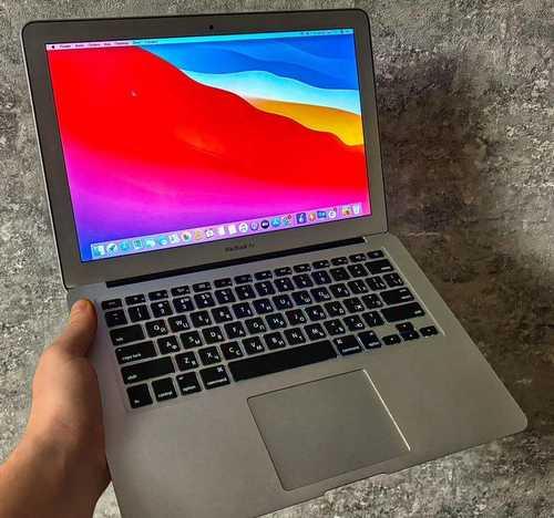 С новой батареей Apple MacBook Air 13 Core i5 SSD