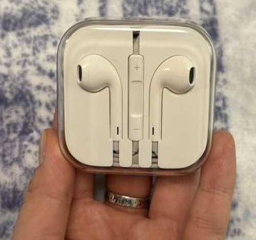 Проводные наушники Apple EarPods