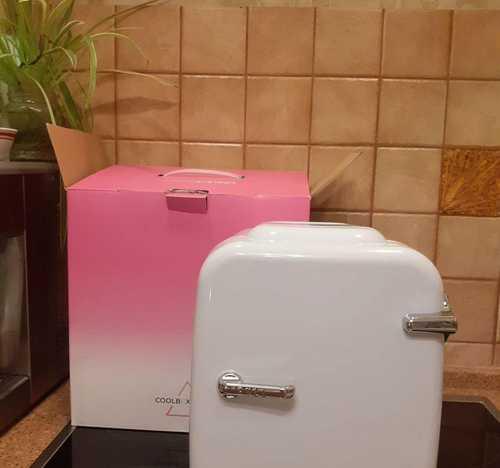 Мини-холодильник для косметики Coolboxbeauty Retro
