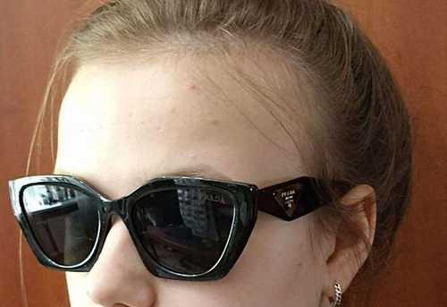 Шикарные солнцезащитные очки Burberry, Prada