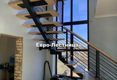 Красивая лестница на монокосоуре в дом стильно