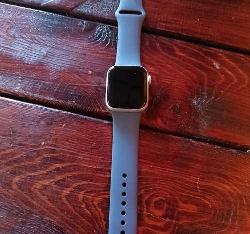 Умные часы Apple Watch SE GPS