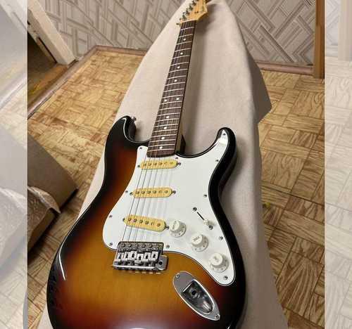 Fender Standard Stratocaster Japan