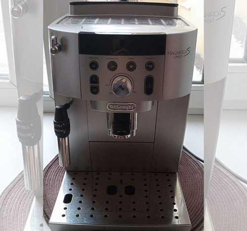 Кофемашина delonghi magnifica s SMART