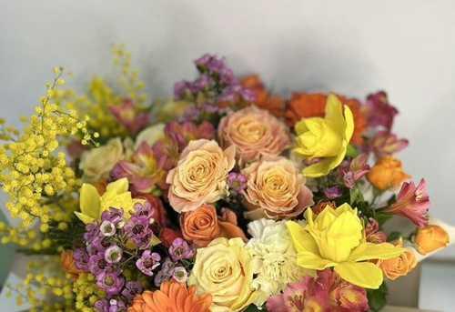 Букет цветов с мимозой
