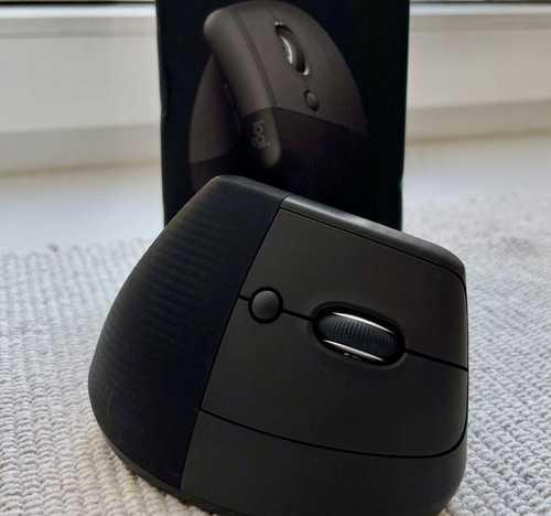 Вертикальная беспроводная мышь Logitech Lift