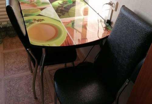 Кухонный стол и стулья б/у
