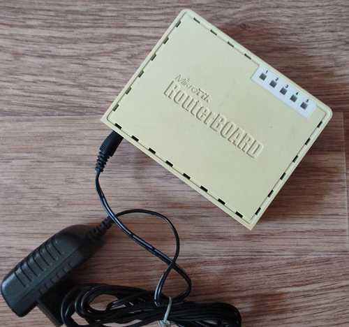 Роутер (маршрутизатор) Mikrotik RB750