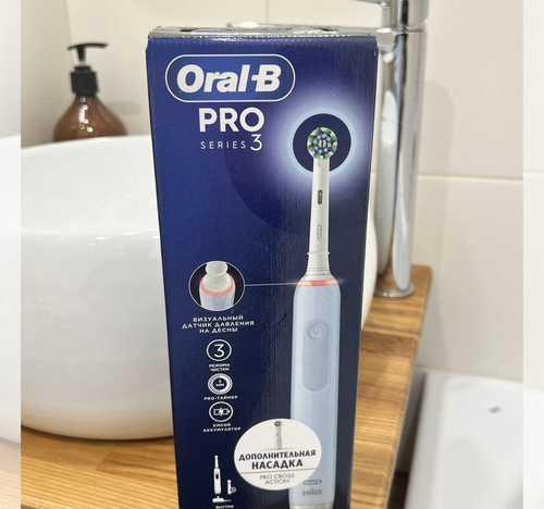 Зубная щетка Oral B Pro series 3