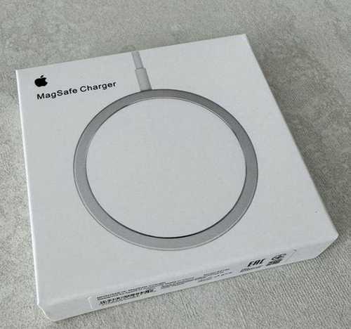 Беспроводное зарядное Apple MagSafe Charger