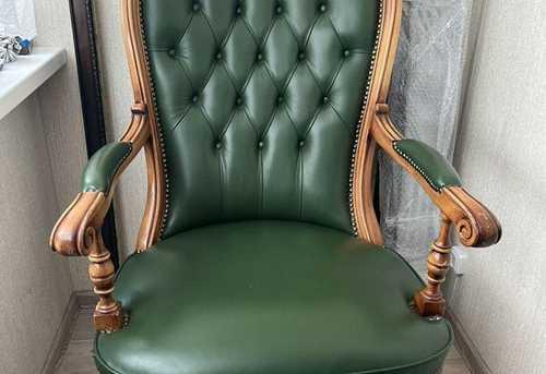 Кресло кабинетное кожаное