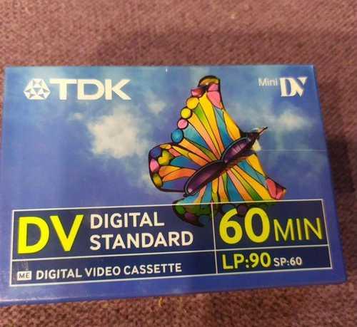 Видеокассета miniDV TDK новая