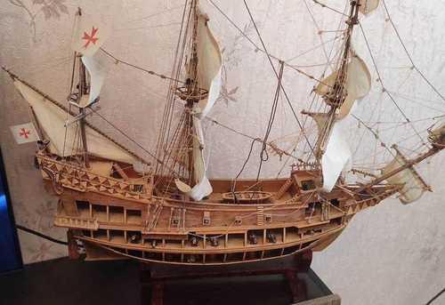 Сборная модель корабля Галеон