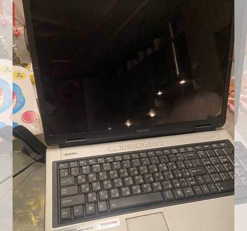 Ноутбук toshiba satellite p100