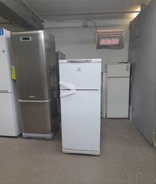 Холодильник Indesit ST-145.028 (1)