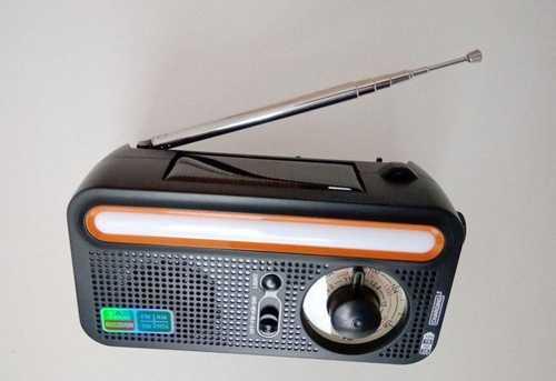 Радиопрёмник с фонарём и динамо