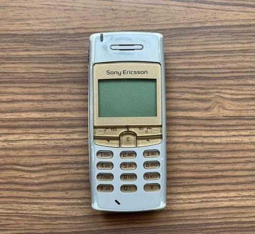 Телефон Sony Ericsson T100