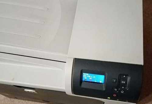 Цветной принтер HP CP4525dn