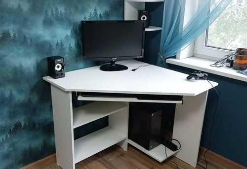 Компьютерный стол Белый