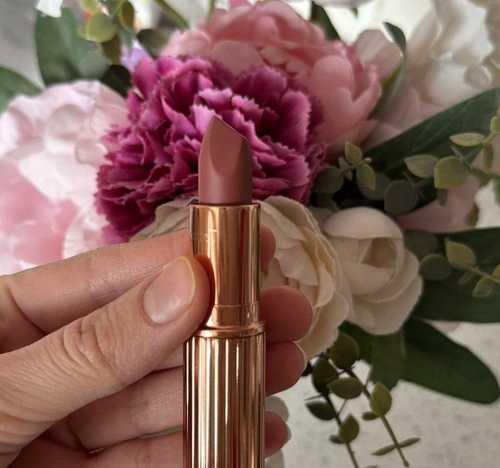 Помада Charllote tilbury matte revolution полнораз