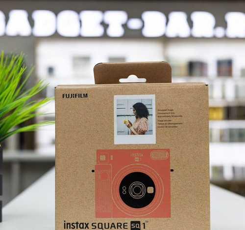 Фотоаппарат моментальной печати Instax SQ 1