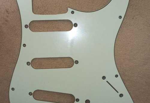 Пикгуард Stratocaster, трёхслойный пластик Gotoh