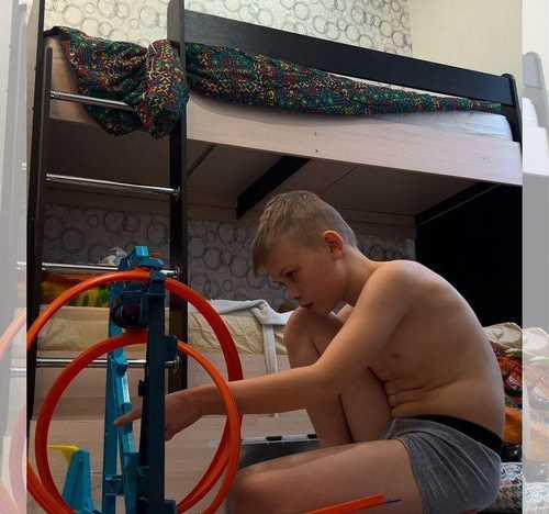 Трек hot wheels большой с мертвой петлей и автобан