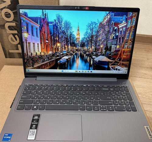 Lenovo 15,6 i5 1235U 8/256gb New Ru