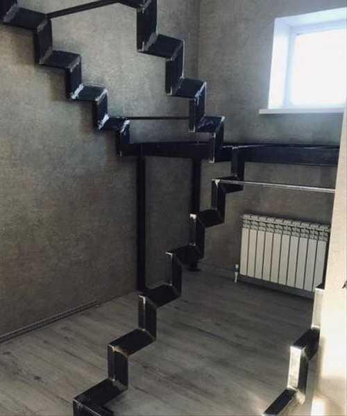 Сварной Каркас Забежной Лестницы на Дачу